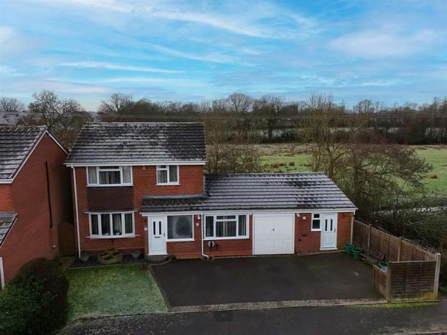4 Bedroom Detached House
