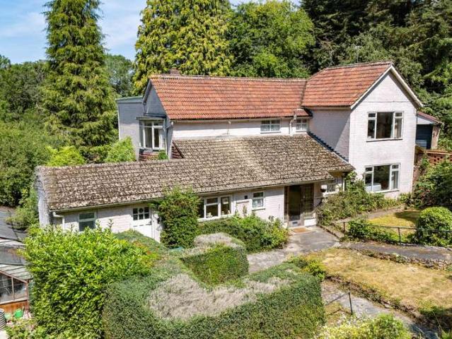 4 Bedroom Detached House