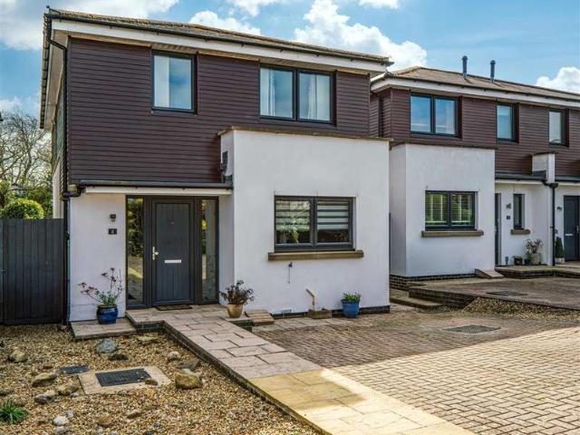 4 Bedroom Detached House