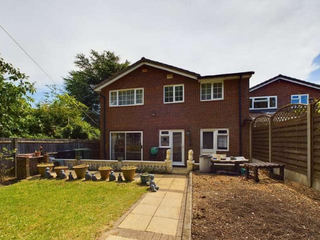 4 Bedroom Detached House