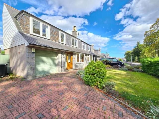 4 Bedroom Detached House