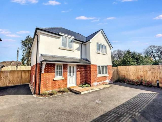 4 Bedroom Detached House