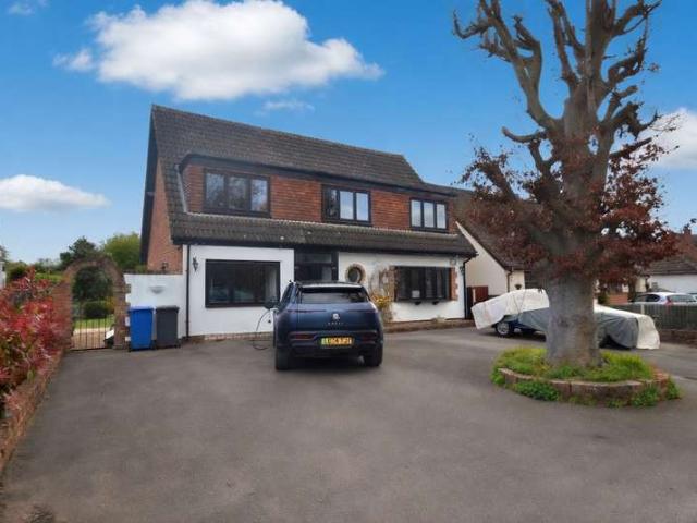 4 Bedroom Detached House