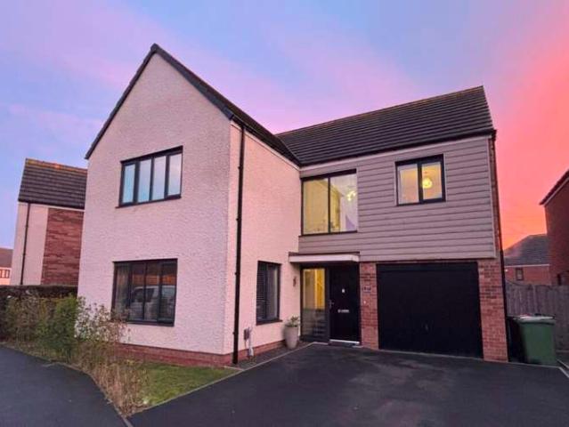 4 Bedroom Detached House