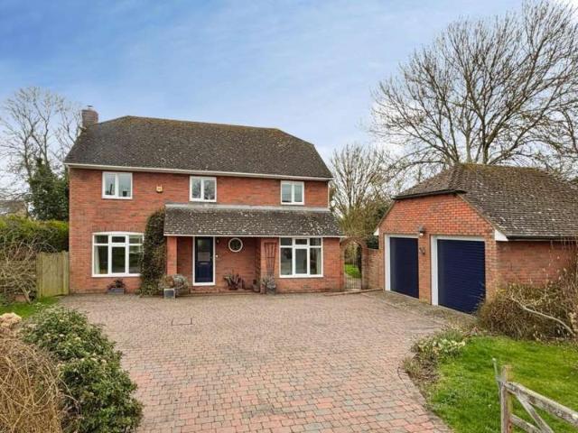 4 Bedroom Detached House
