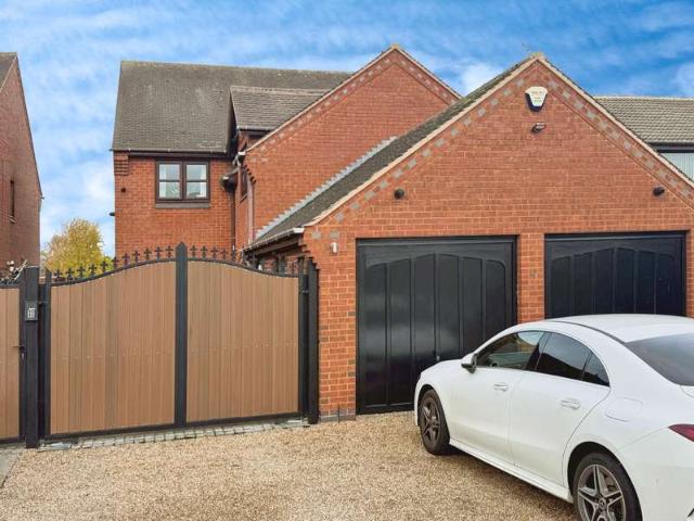 4 Bedroom Detached House