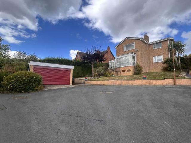 4 Bedroom Detached House