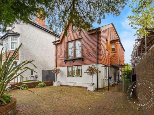 4 Bedroom Detached House