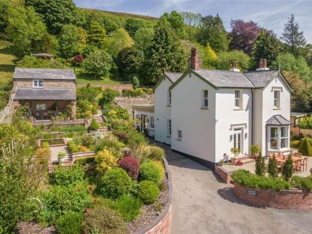 4 Bedroom Detached House