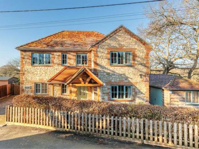 4 Bedroom Detached House