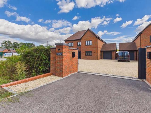 4 Bedroom Detached House