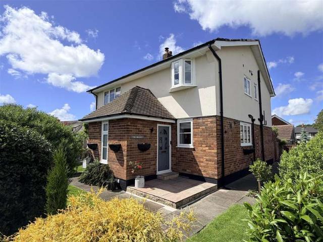 4 Bedroom Detached House