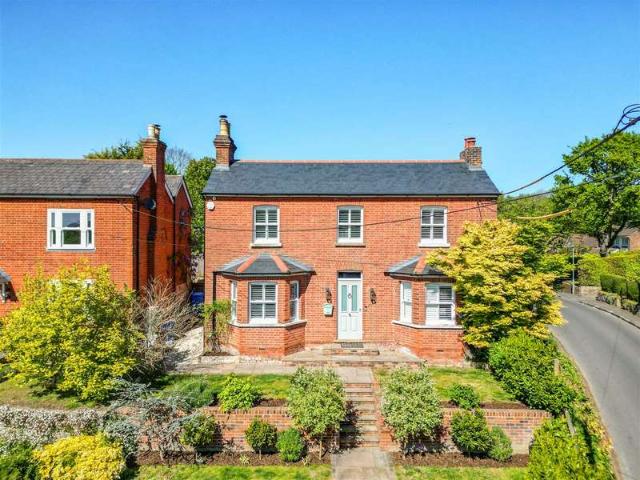 4 Bedroom Detached House