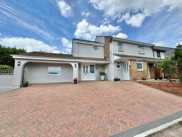 4 Bedroom Detached House