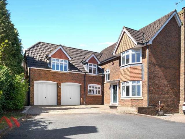 4 Bedroom Detached House
