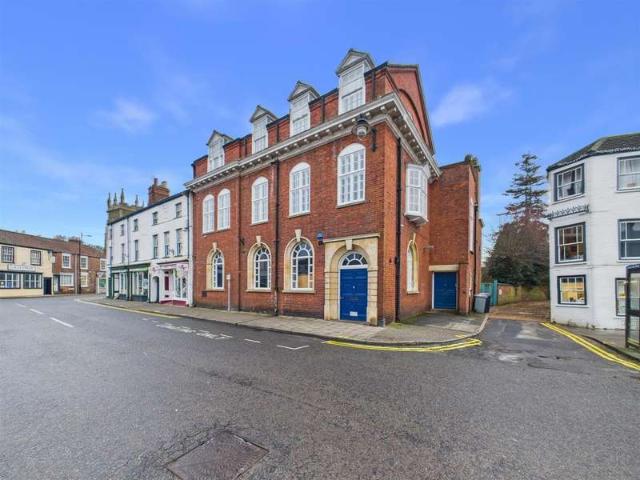 4 Bedroom Detached House