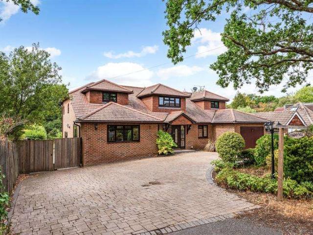 4 Bedroom Detached House