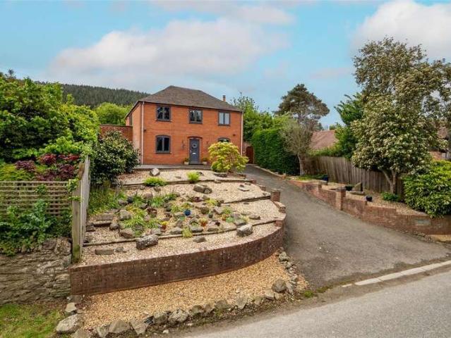 4 Bedroom Detached House