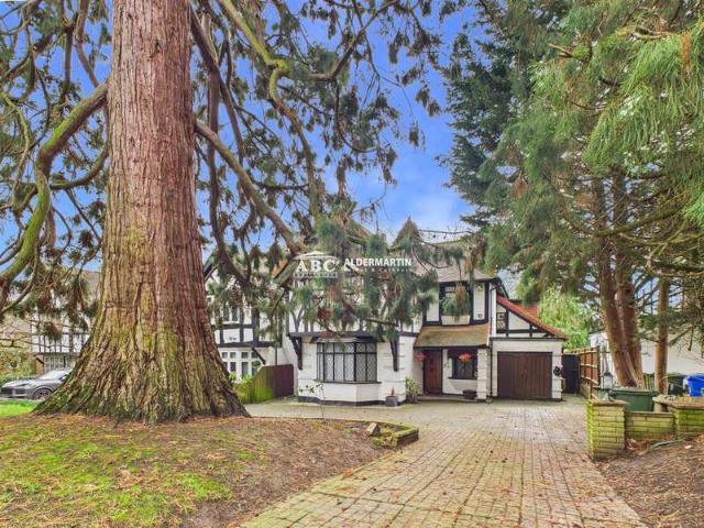 4 Bedroom Detached House
