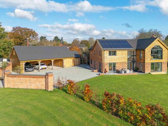 4 Bedroom Detached House