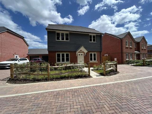 4 Bedroom Detached House