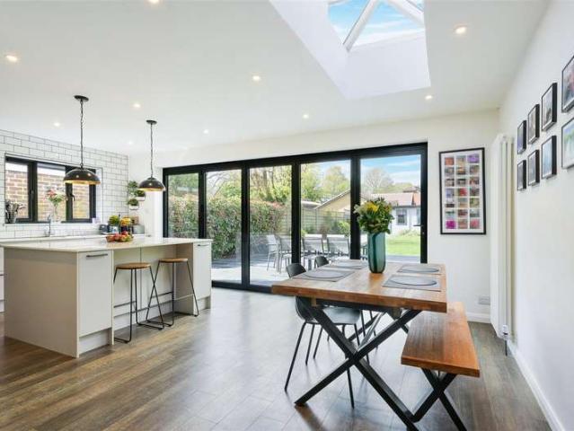 4 Bedroom Detached House