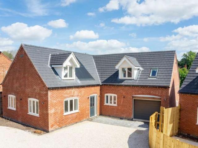 4 Bedroom Detached House