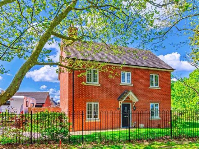 4 Bedroom Detached House