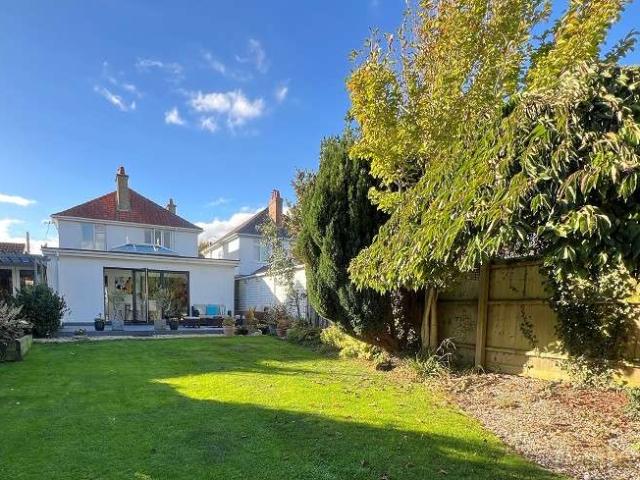 4 Bedroom Detached House