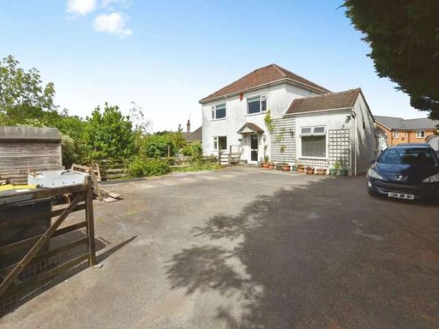 4 Bedroom Detached House