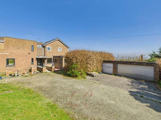 4 Bedroom Detached House