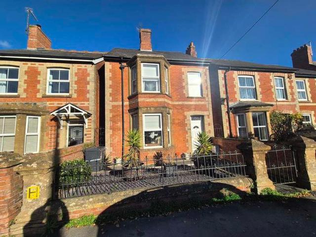 4 Bedroom Detached House