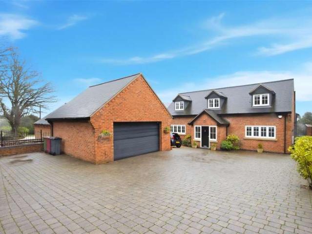 4 Bedroom Detached House