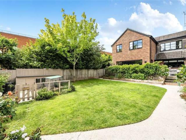4 Bedroom Detached House