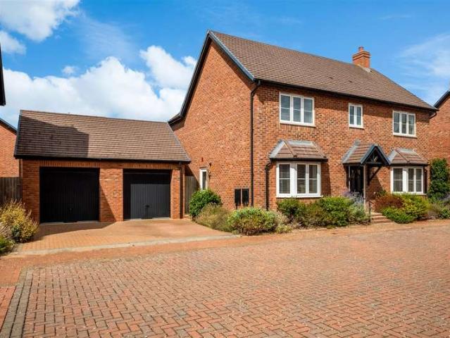 4 Bedroom Detached House