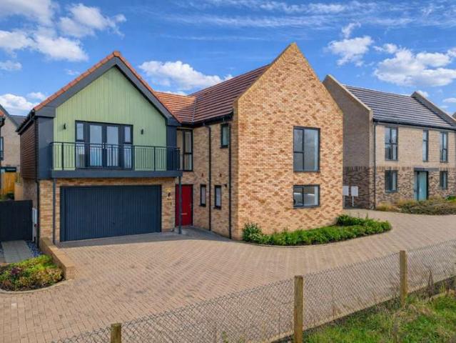 4 Bedroom Detached House