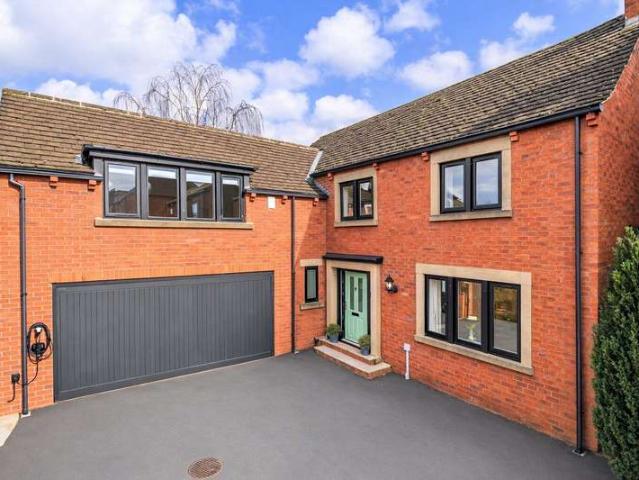 4 Bedroom Detached House