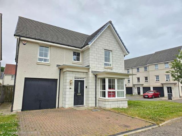 4 Bedroom Detached House