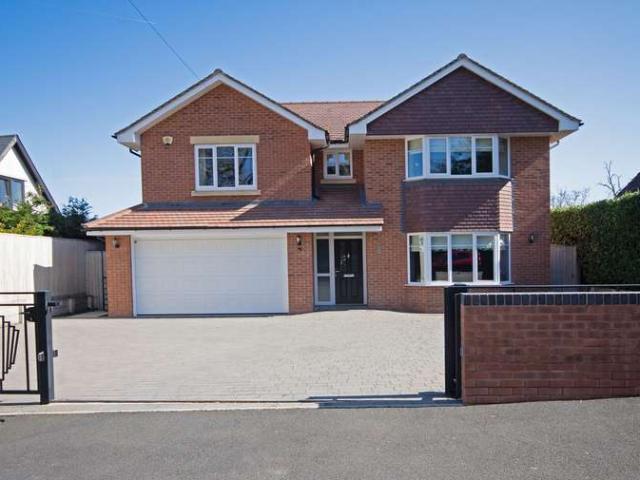 4 Bedroom Detached House