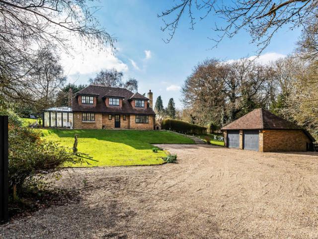 4 Bedroom Detached House