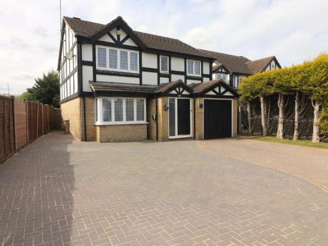 4 Bedroom Detached House