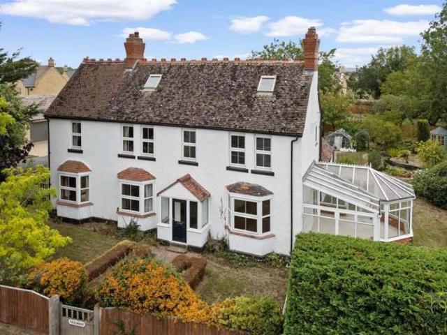 4 Bedroom Detached House