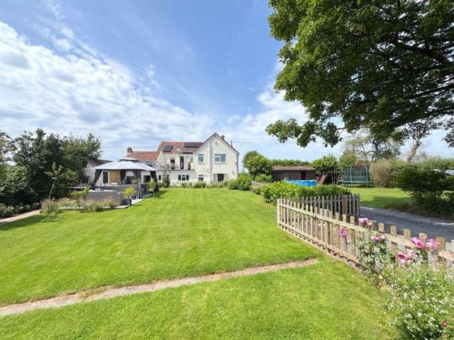 4 Bedroom Detached House