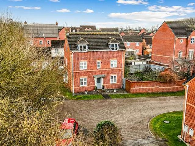 4 Bedroom Detached House