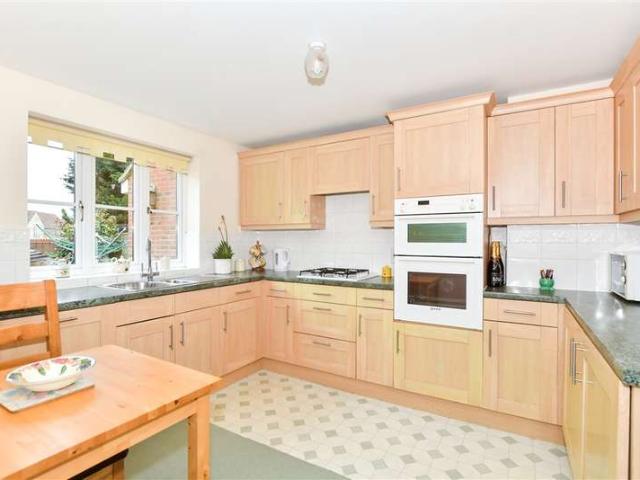 4 Bedroom Detached House