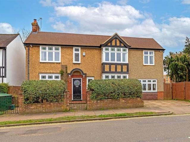 4 Bedroom Detached House