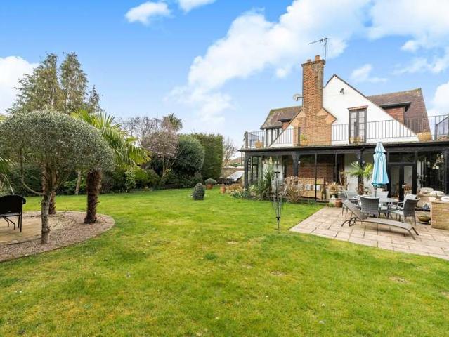 4 Bedroom Detached House