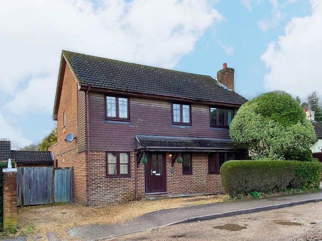 4 BEDROOM Detached House