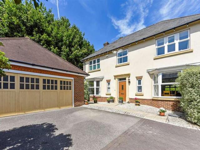 4 Bedroom Detached House