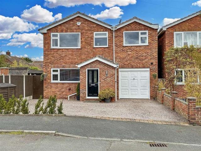 4 Bedroom Detached House